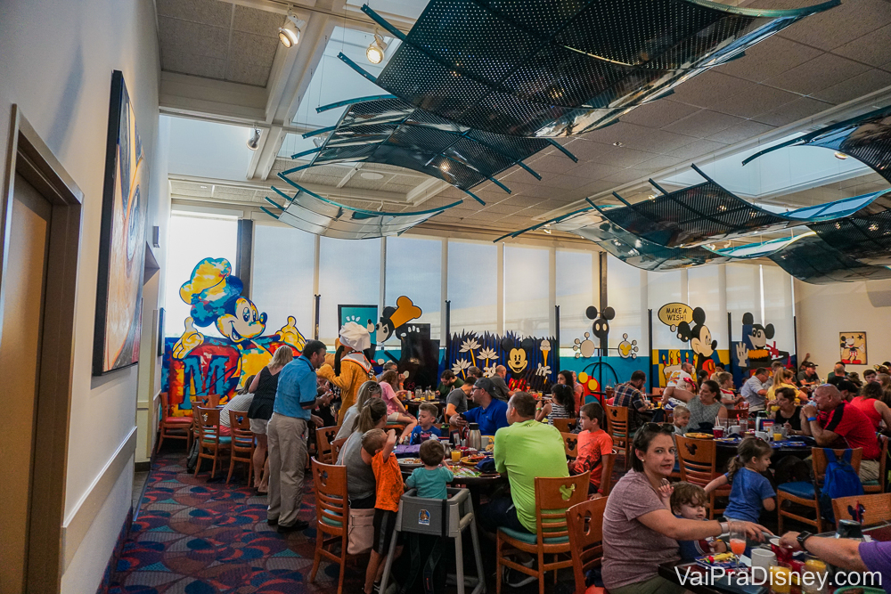 Chef Mickey's: café da manhã com a turma do Mickey
