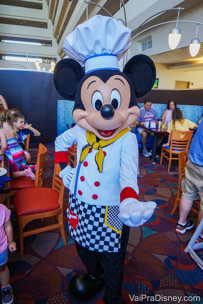 Chef Mickey's: café da manhã com a turma do Mickey