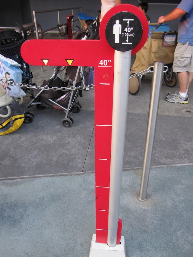 Altura mínima nas atrações dos parques de Orlando