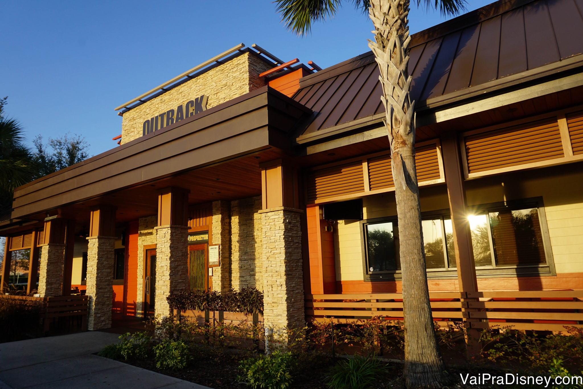 Outback Steakhouse em Orlando: é igual a do Brasil?