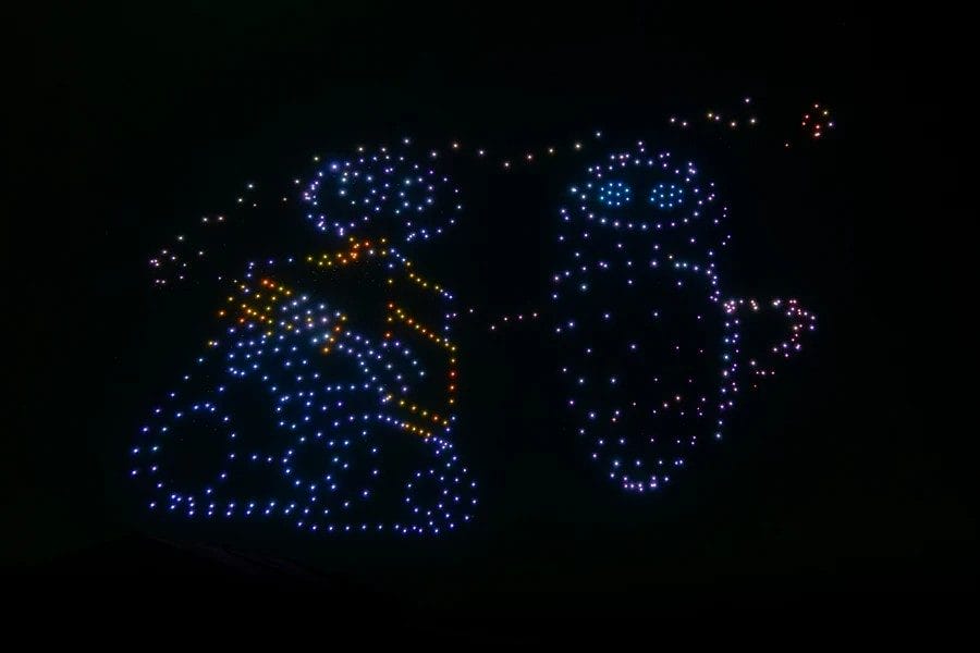 Disney divulga primeiras imagens do show de drones do Disney Springs ...