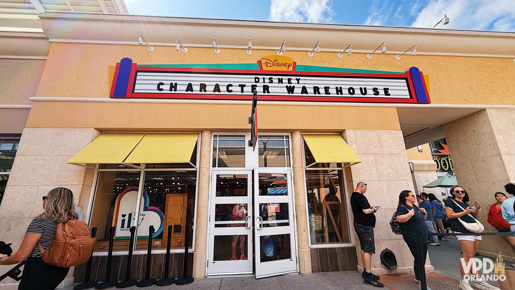 Loja de Outlet da Disney: vale a pena ir na Character Warehouse? - Vai ...